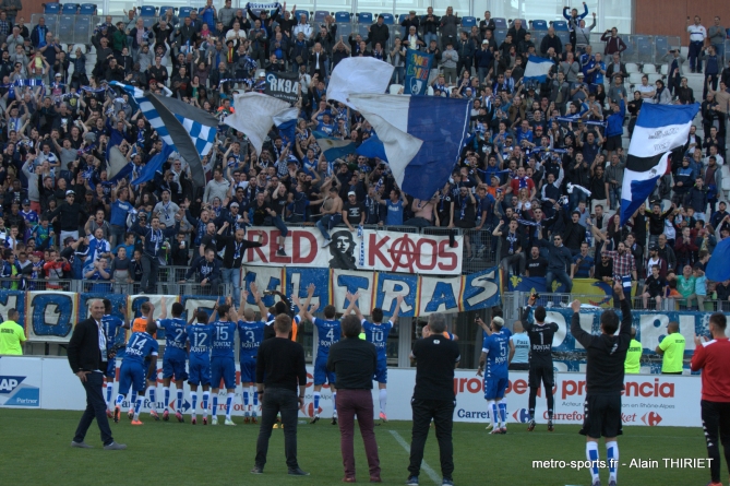 Le groupe du GF38 pour la Coupe de France - Metro-Sports